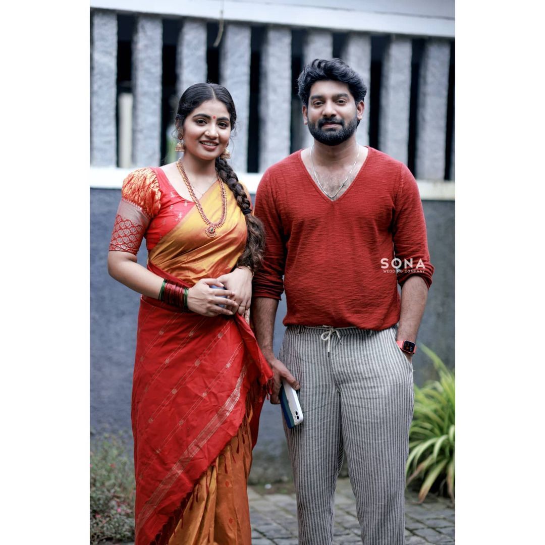 Koodevide serial fame Anshitha Akbarsha Stunning Saree Look | സാരിയില് ...