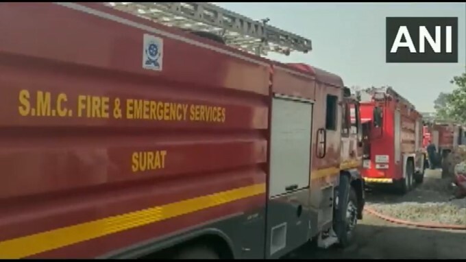 Major Fire Breaks Out At Rani Sati Dyeing Mill Of Pandesara GIDC In ...