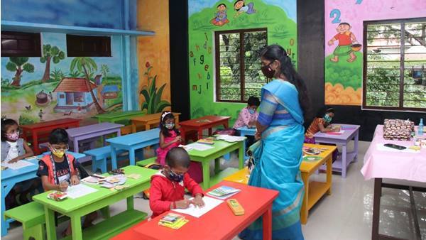 Schools Reopened in Kerala, See Pics | എല്ലാം റെഡിയായി, കൊവിഡ് ...
