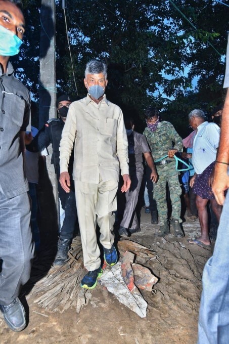 TDP N Chandrababu Naidu Visits Flood Hit In Nellore Photos: HD Images ...