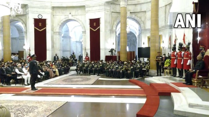 Wing Commander Abhinandan Varthaman Being Accorded The Vir Chakra By ...