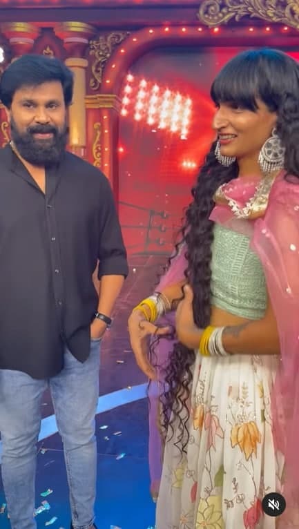 ഡിംപലിനോട് കുശലം പറഞ്ഞ് ദിലീപ്: എത്ര സിനിമകള്‍ കണ്ട് ചിരിച്ചതാണെന്ന് ...