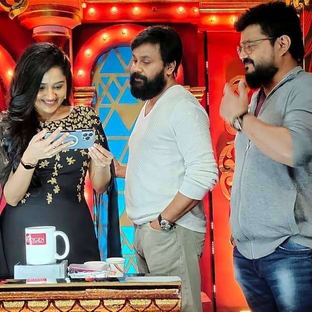 ഡിംപലിനോട് കുശലം പറഞ്ഞ് ദിലീപ്: എത്ര സിനിമകള്‍ കണ്ട് ചിരിച്ചതാണെന്ന് ...