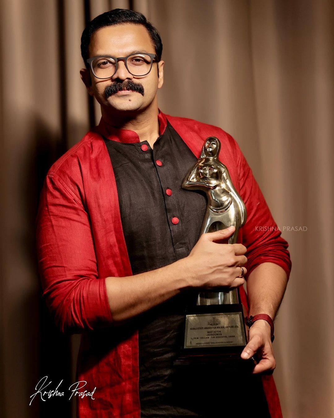 actor jayasurya new award picture goes vairal | അവാര്‍ഡ് തിളക്കത്തില് ...