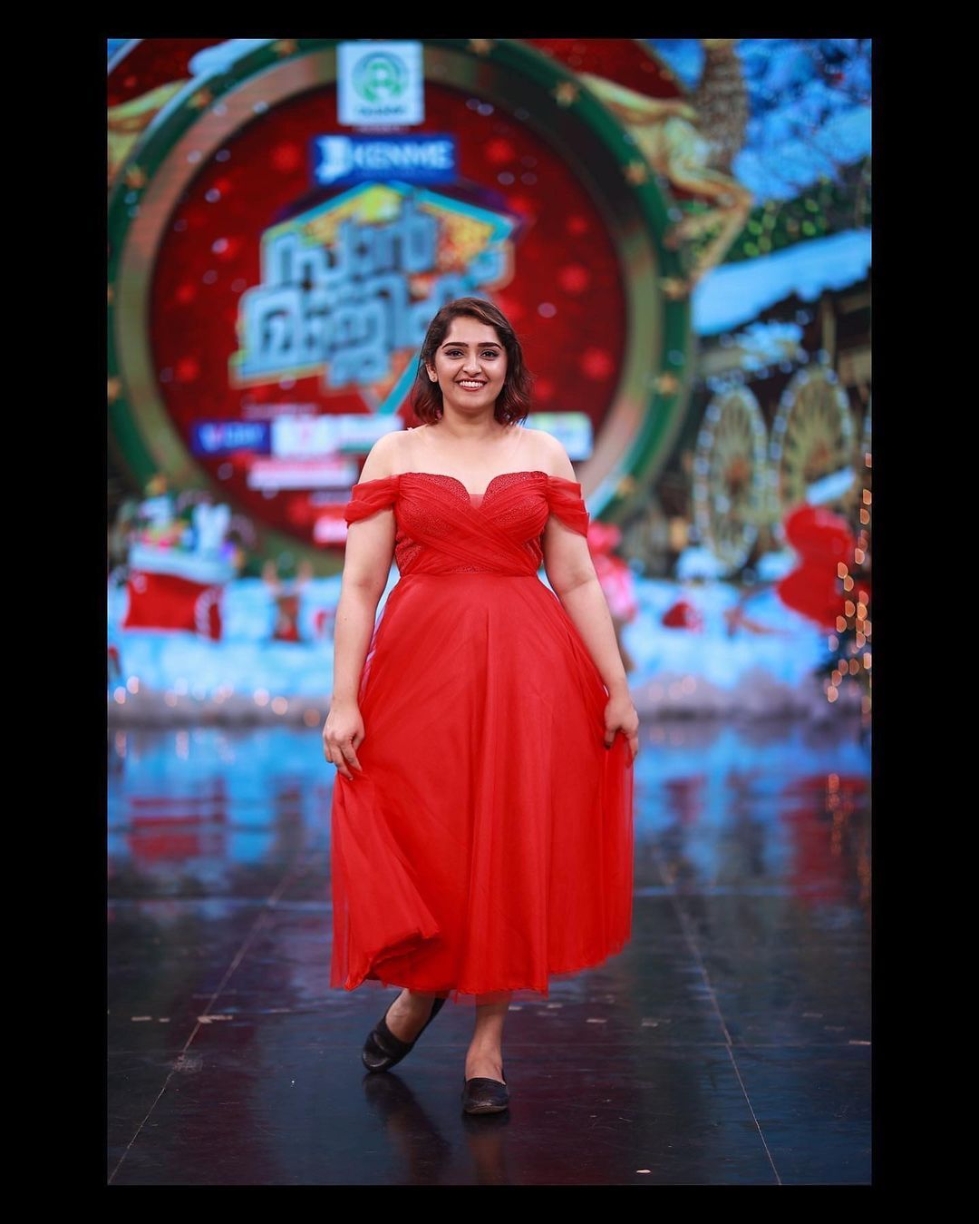 Actress Sanusha Santhosh's christmas special Photos Goes Viral On ...