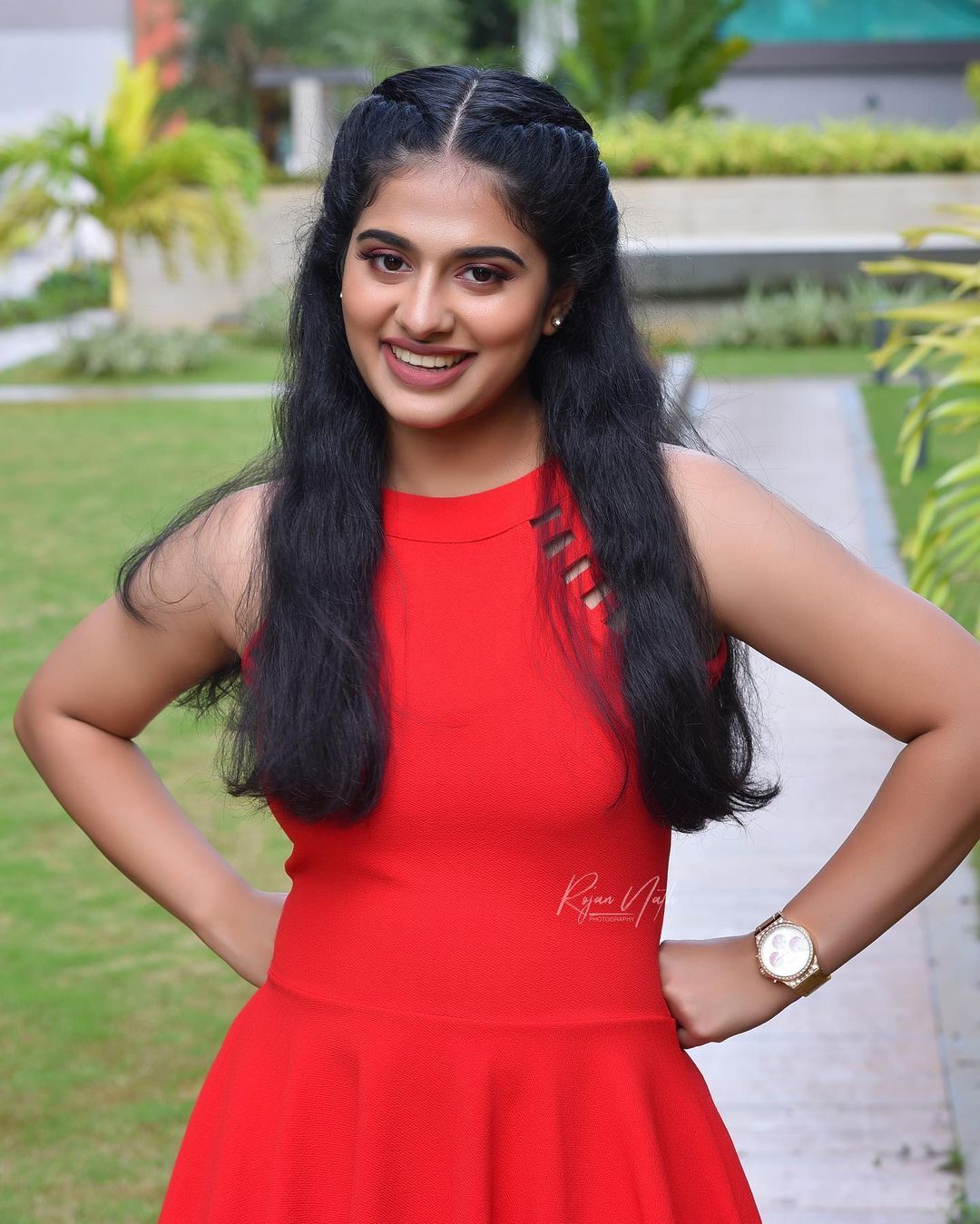 Child Actress Nayanthara Chakravarthy New Stunning Stills In Red Frock ...