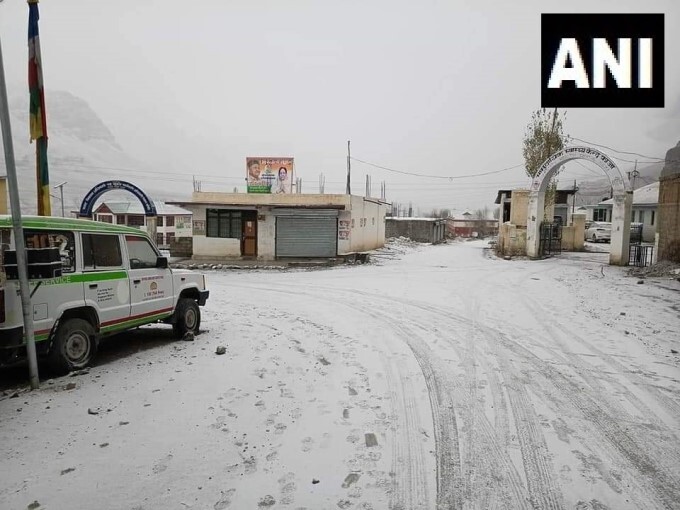 Heavy Snowfall In Himachal Pradesh Photos: HD Images, Pictures, News ...