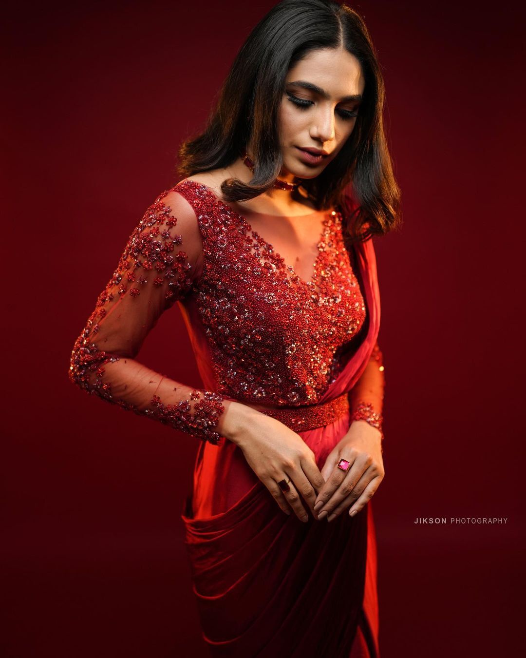 Home Movie Fame Deepa Thomas Looking Gorgeous In Red Hot | 'ഹോമി'ലെ ദീപ ...