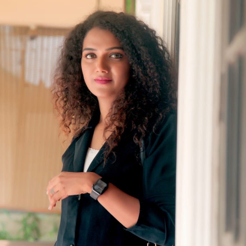 Mollywood Actress Mareena Michael Kurisingal Glamorous Stills ...