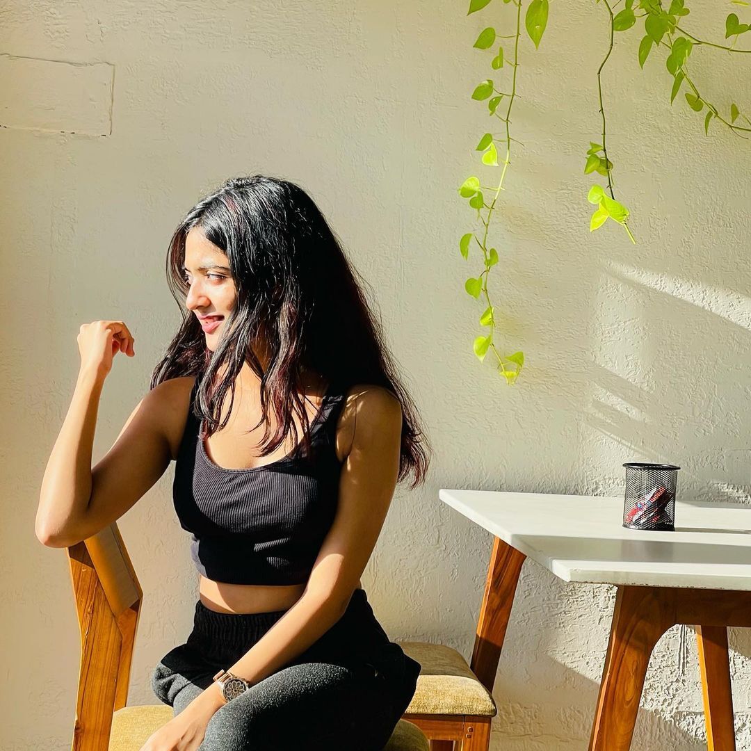 Mollywood Younng Actress Nandhana Varma New Glamorous Clicks | ഗ്ലാമറസ് ...