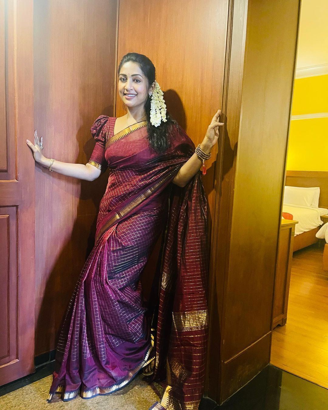 Navya Nair Looks Stunning in Latest Saree Stills | ചുവപ്പ് സാരിയില് ...