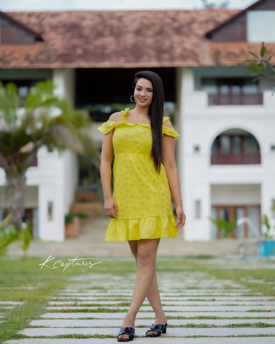 TV Actress Saranya Anand Stunning Stills | റോസില്‍ റോസാപ്പൂവ് പോലെ ...