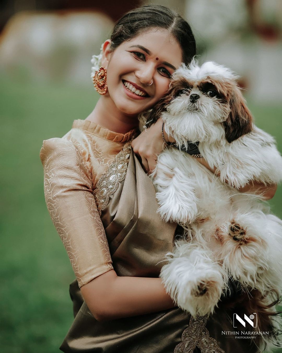 Uppum Mulakum Fame Juhi Rustagi New Pic With Her Pet Dog Goes Viral ...