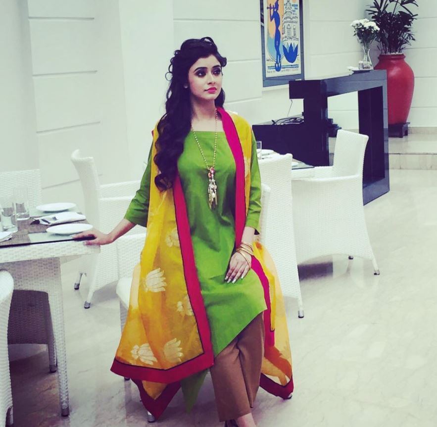 পর্দার পারমিতা বাস্তব জীবনে কেমন? দেখে নিন ছবি | some beautiful ...