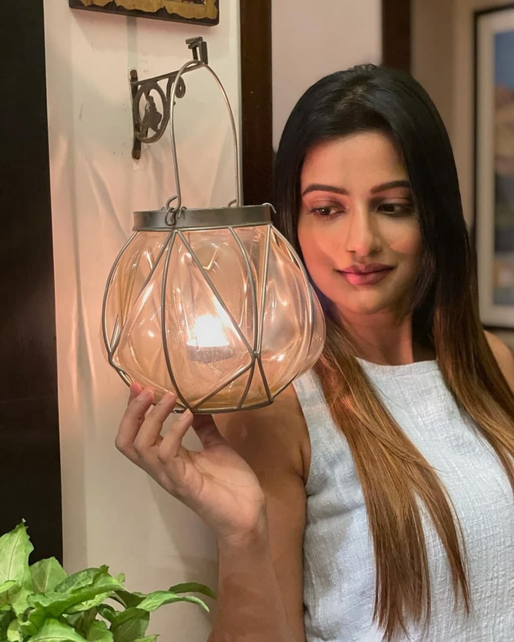 ইমেজ ভেঙে ‘‌কাদম্বিনী’‌ এখন হট বেব, ঊষসী রায়ের গ্ল্যামারে মুগ্ধ ...