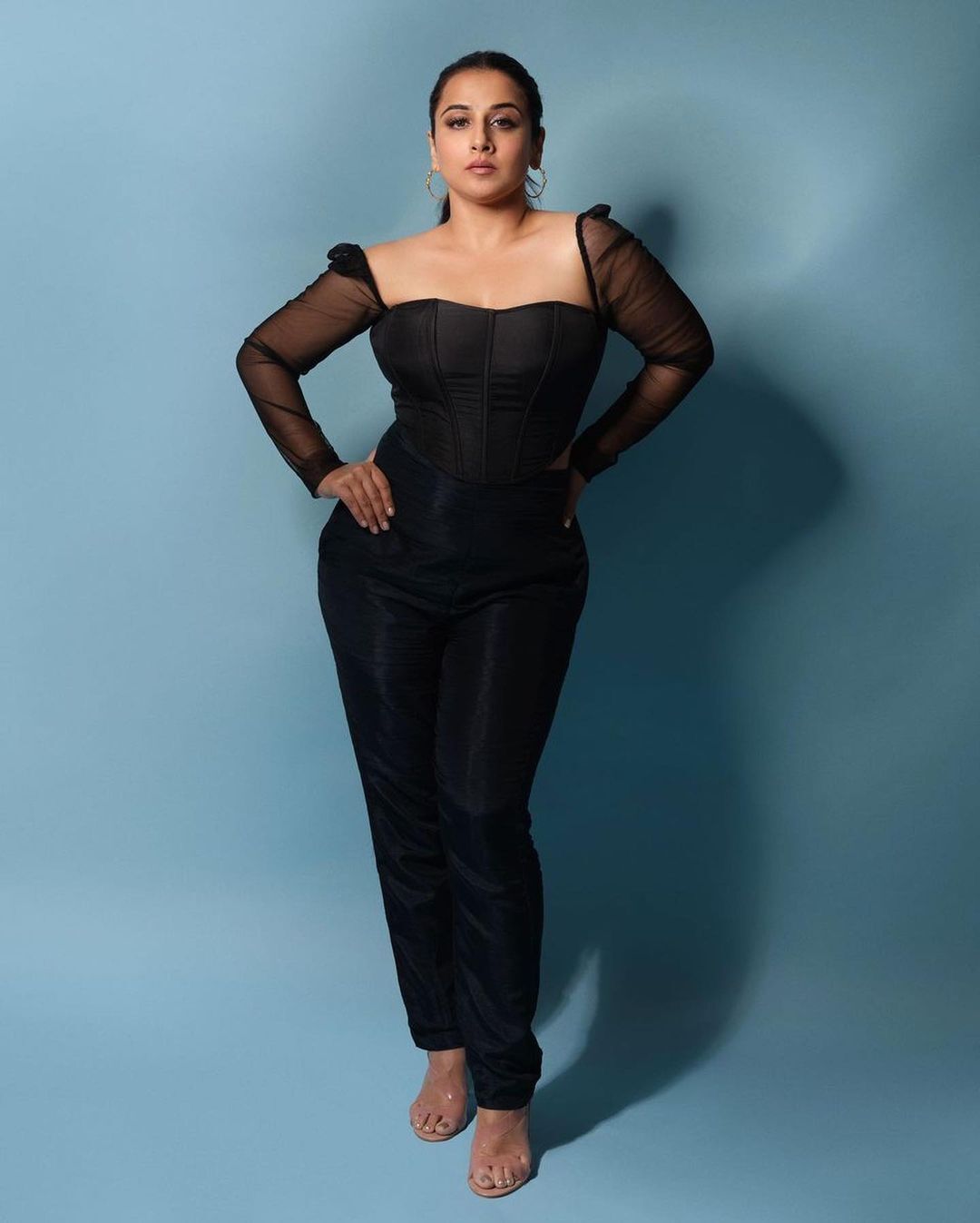 Actress Vidya Balan New Bold And Stylish Stills In Black | സാരിയി ...