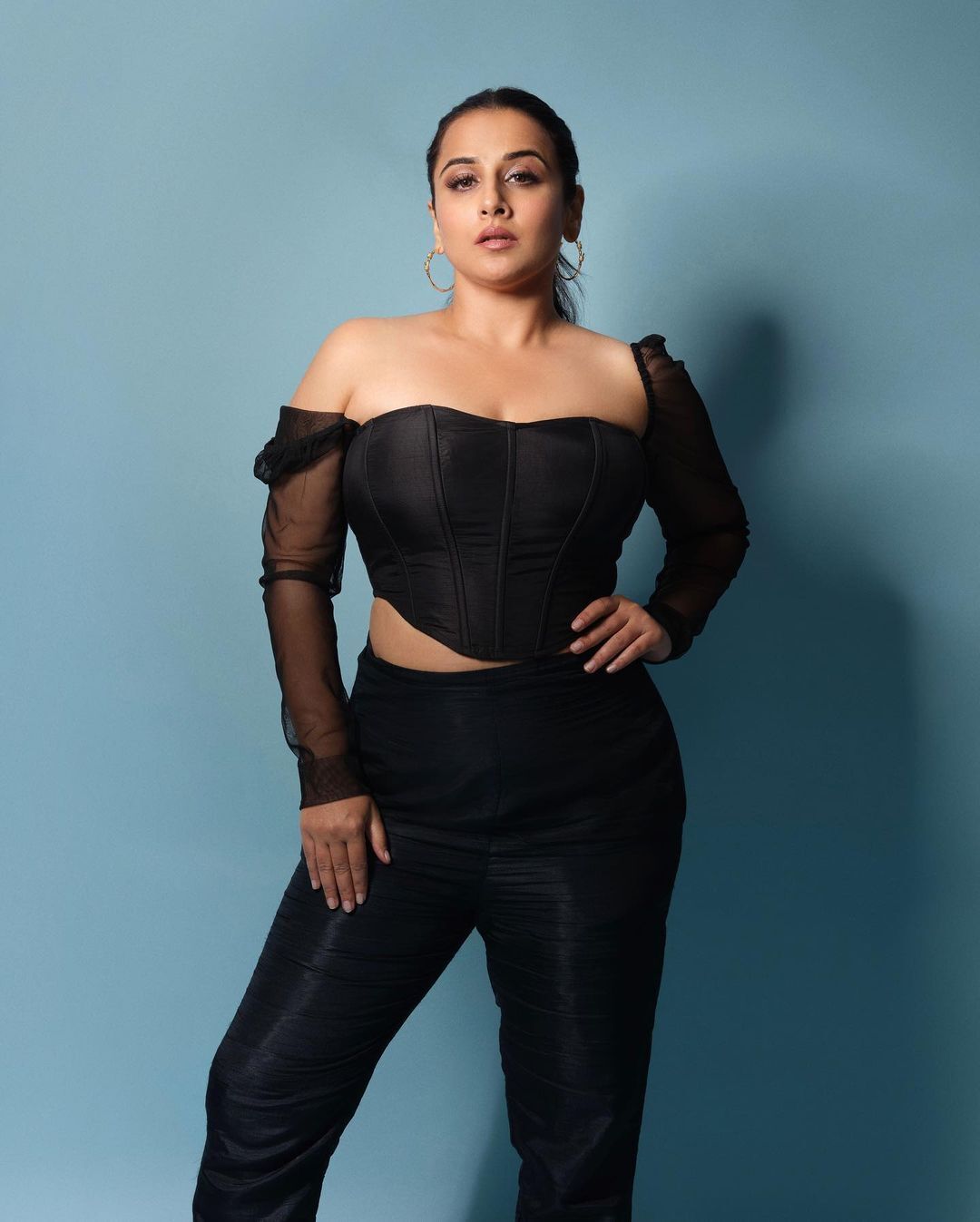 Actress Vidya Balan New Bold And Stylish Stills In Black | സാരിയി ...