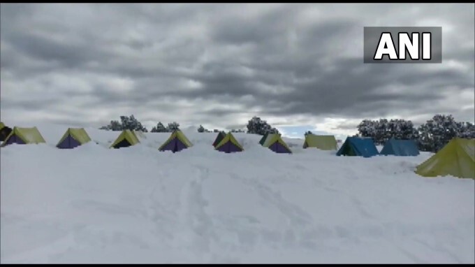 Heavy Snowfall In Uttarakhand Photos: HD Images, Pictures, News Pics ...