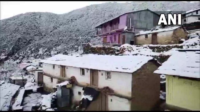 Heavy Snowfall In Uttarakhand Photos: HD Images, Pictures, News Pics ...