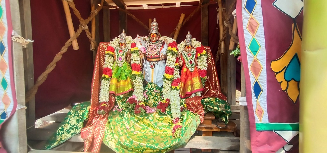 PHOTOS : கொரோனா பரவலால் சிம்பிளாக நடைபெற்ற பழனி தைப்பூச தேரோட்டம் ...