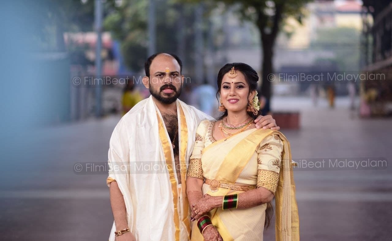 Serial Actress Devika Nambiar And Singer Vijay Madhav Got Married At ...