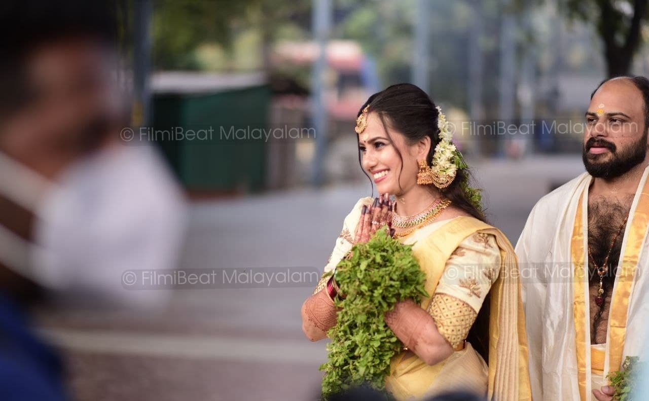Sthreedhanam Serial Actress Divya Marriage