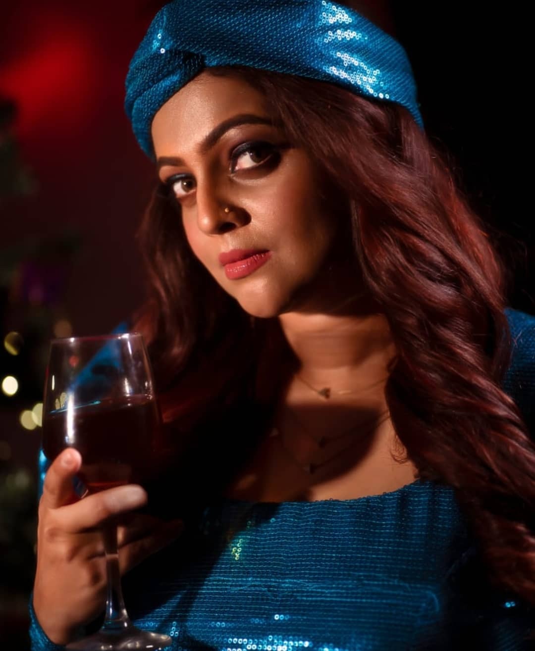 TV Actress Aswathy Sreekanth Stunning Stills In Blue | ഏതാണ് ഈ ...