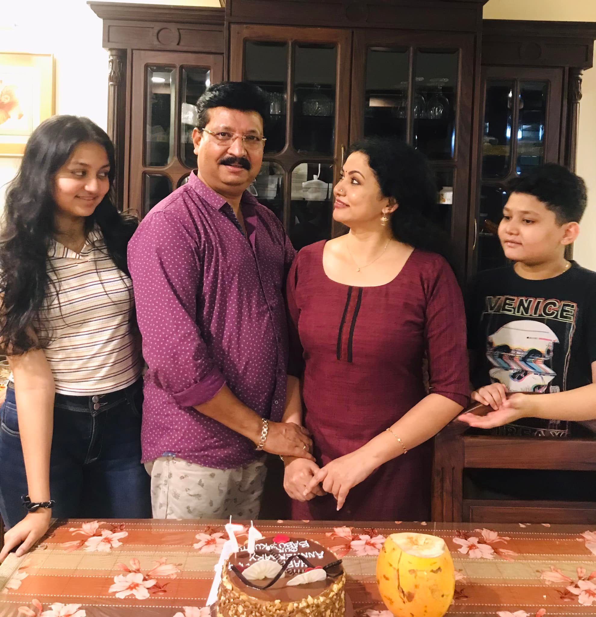 Actress Sheelu Abraham Wedding Anniversary Celebration Photos | നടി ...