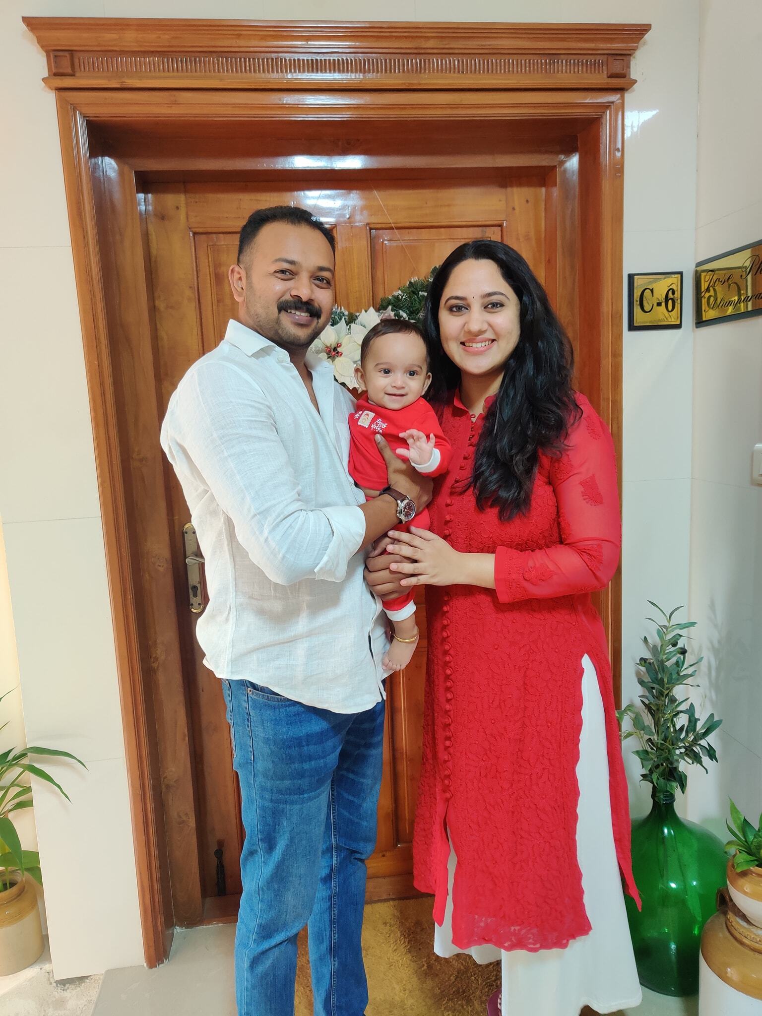 Actress Miya George Latest Click With Family Goes Viral | ഭര് ...