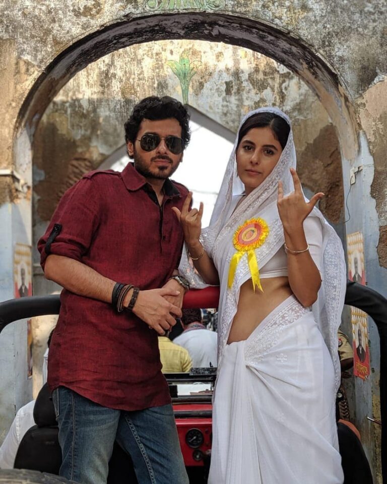 'मुन्ना भैया' की 'पत्नी' ईशा तलवार ने लिया बोल्ड अवतार, ट्रांसपैरेंट ...