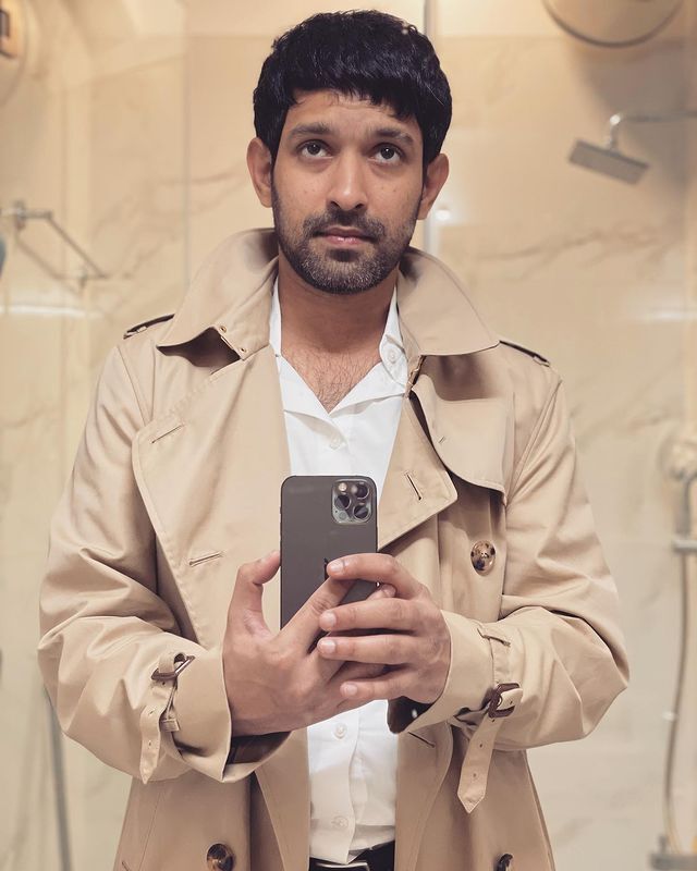 Photos: असल जिंदगी में बेहद ही खूबसूरत हैं मिर्जापुर के बबलू पंडित की Wife शीतल ठाकुर | Bablu ...