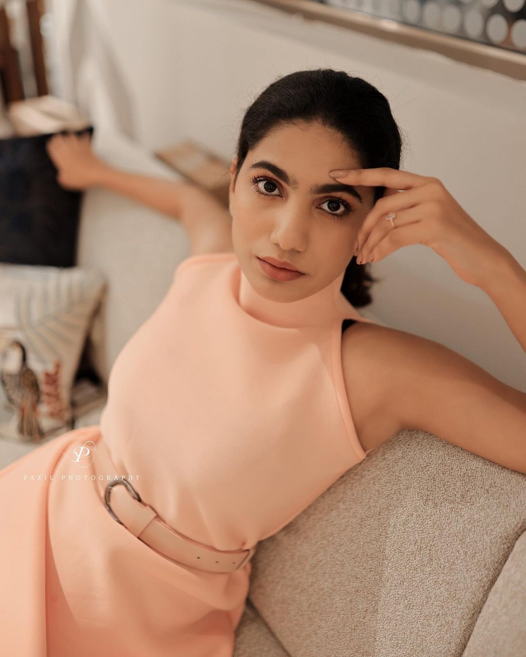 Actress Deepa Thomas New Glamorous Stills In Cowl Neck Dress | അടിപൊളി ലുക്കില്‍ തിളങ്ങി ദീപ ...