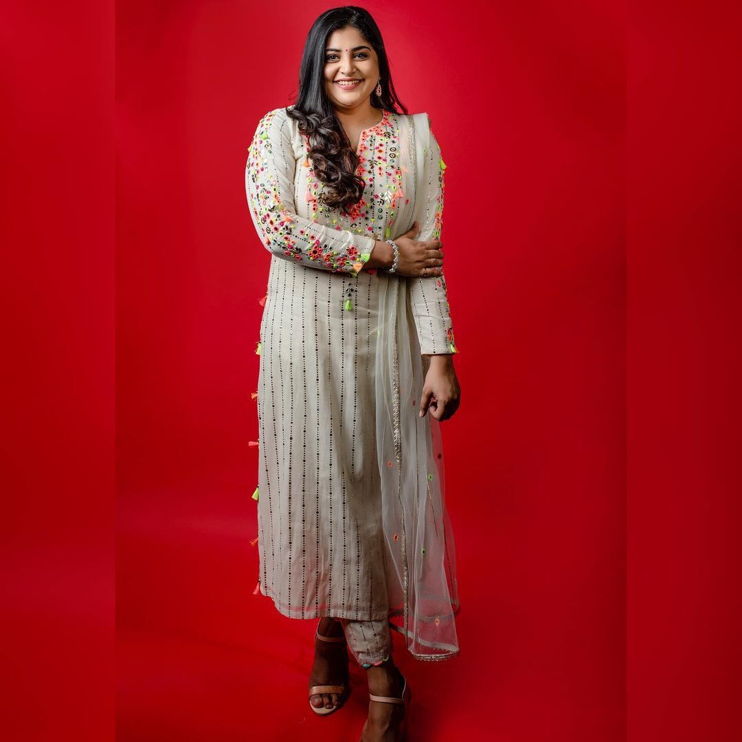 Actress Manjima Mohan New Simple And Cute Stills Viral | മഞ്ജിമ ...