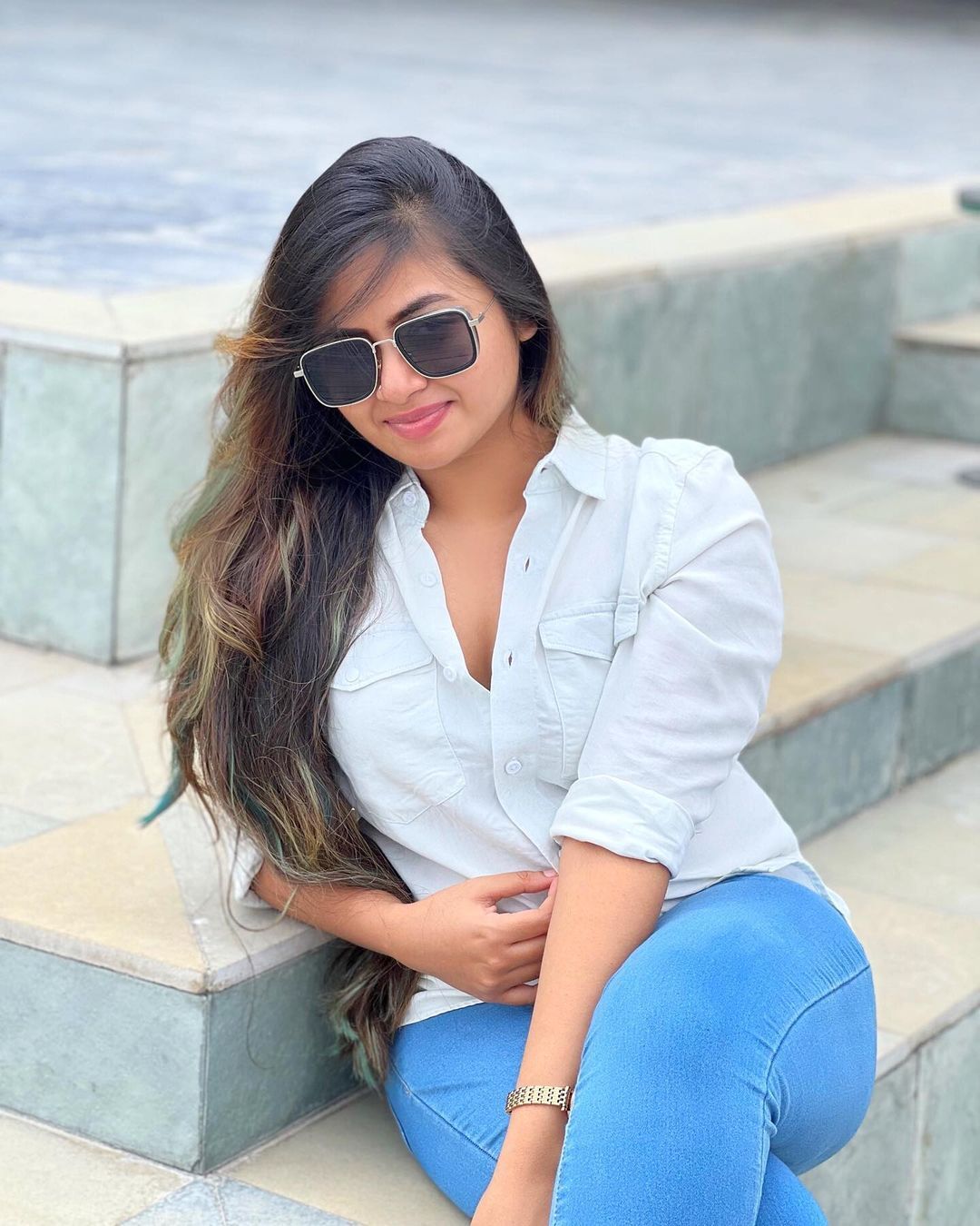 ശാലിൻ ഒന്നും പറയാനില്ല, ലുക്ക് ഒരു രക്ഷയുമില്ല; ഫോട്ടോഷൂട്ട് ...