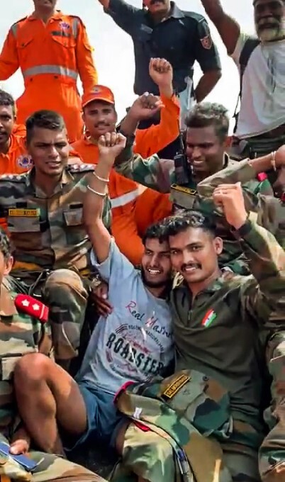 Indian Army Rescue Kerala Trekker From Malampuzha Mountains Photos: HD ...