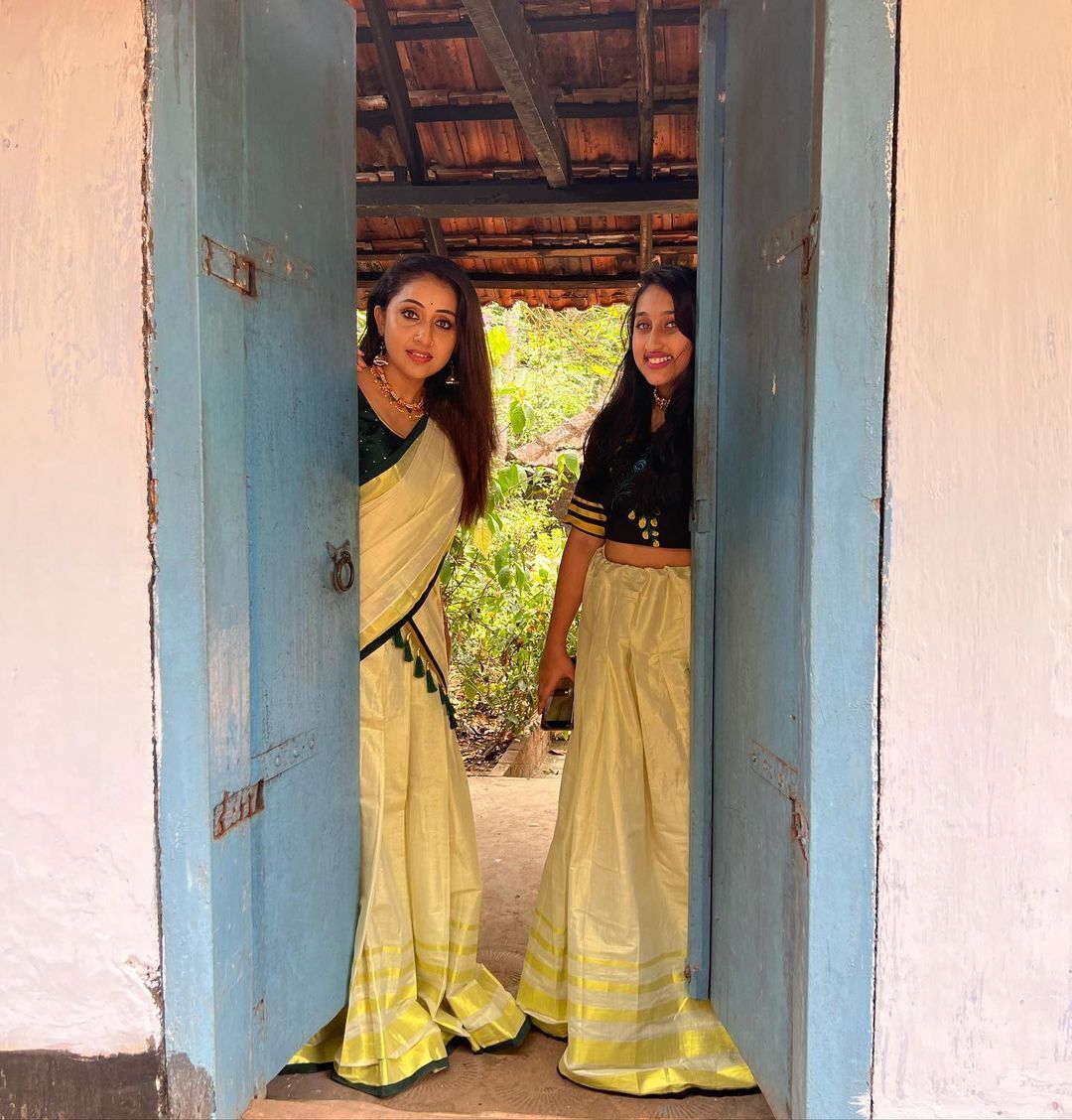 actress Nitya Das and daughter new pictures goes viral | നാടന് ...