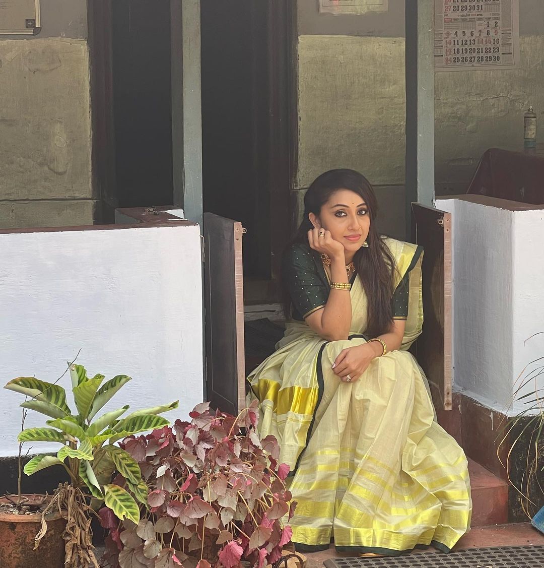 actress Nitya Das and daughter new pictures goes viral | നാടന് ...