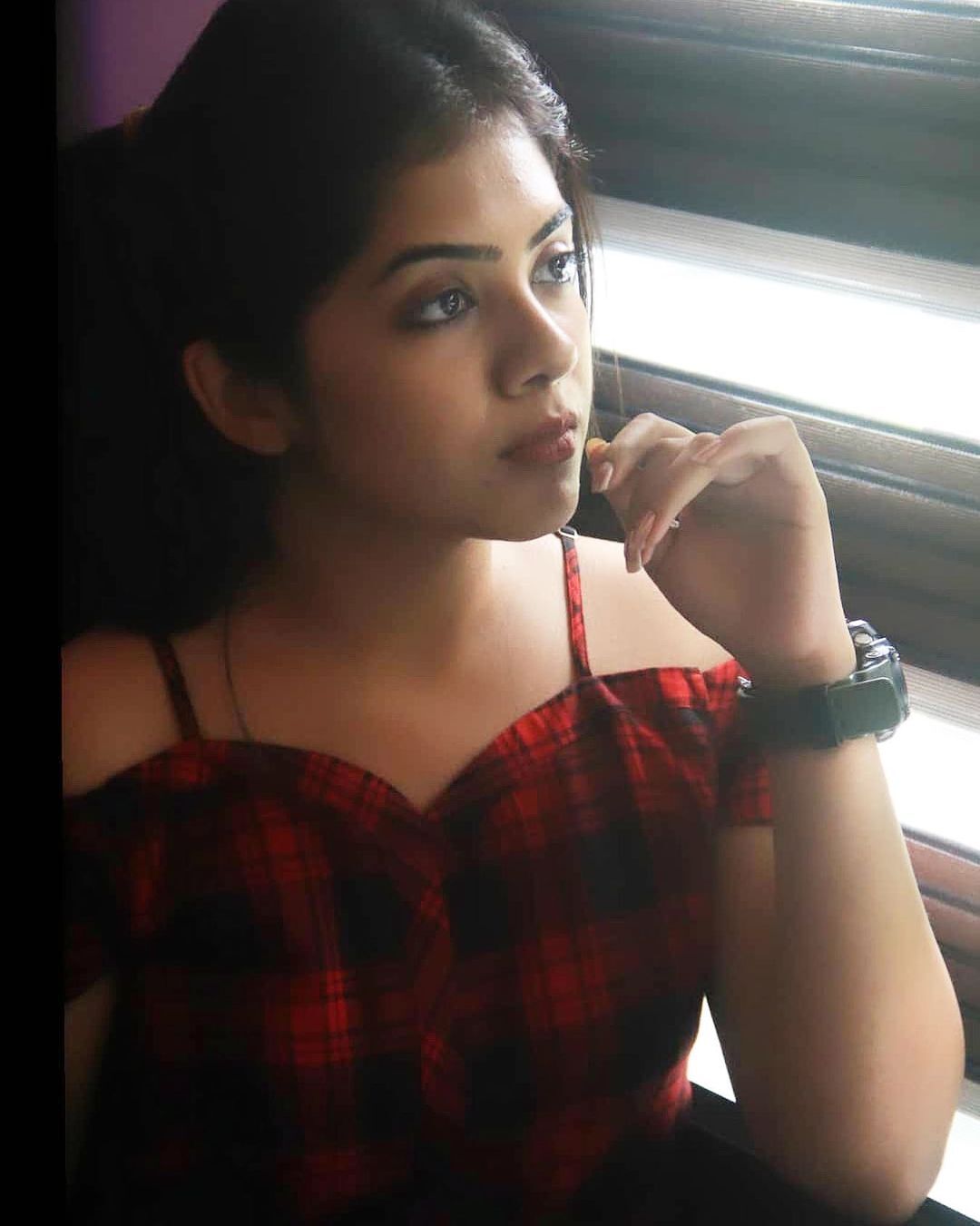 സ്റ്റൈലിഷ്... യെല്ലോ സാരിയിൽ അതീവ സുന്ദരിയായി വിദ്യ വിജയകുമാർ | Karikku ...