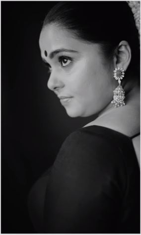 Malayalam Actress Fara Shibla New Reels And Glamour Clicks Goes Viral ...