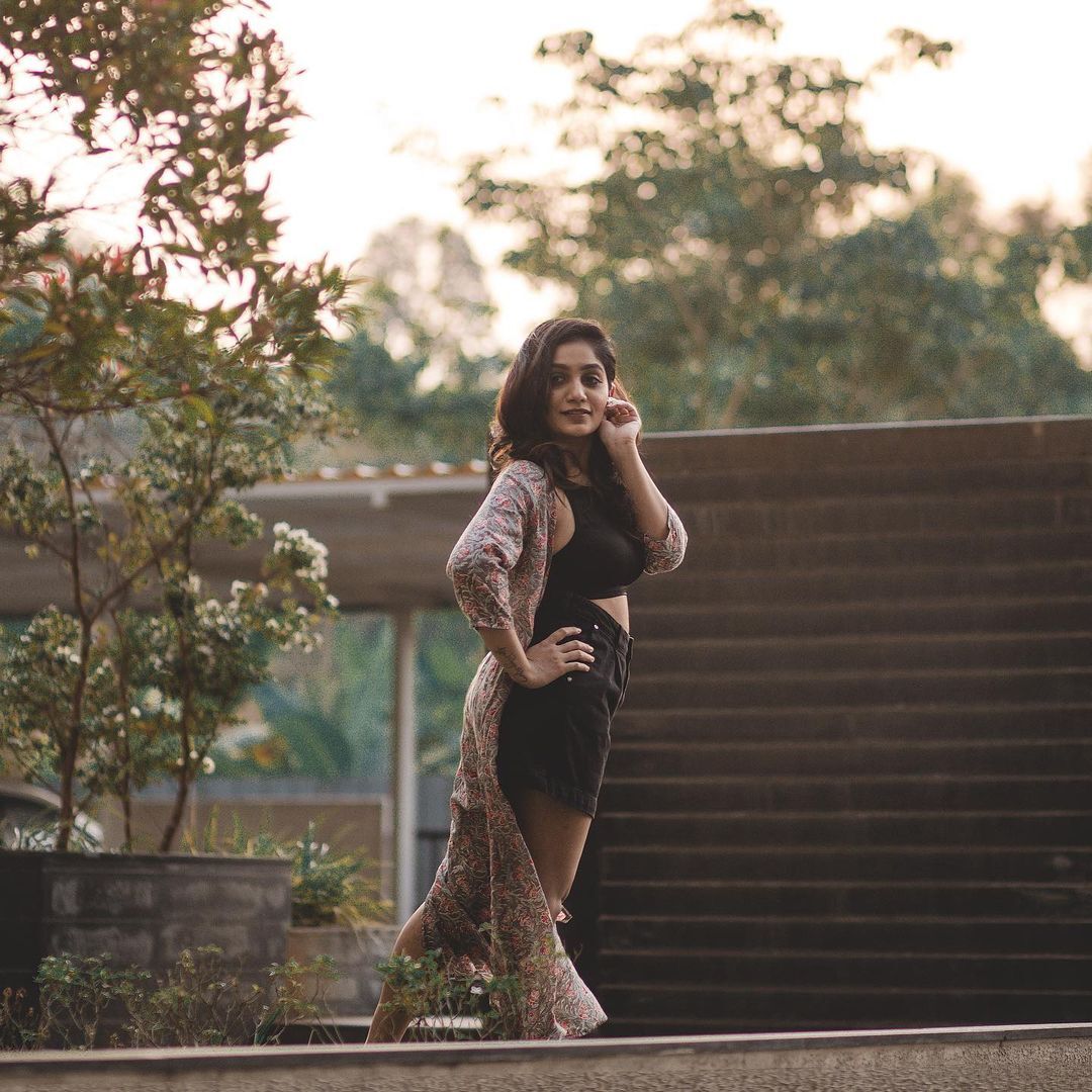 Mollywood Glamorous Actress Arya Latest Hot Photoshoot Stills | ഹോട്ട് ...