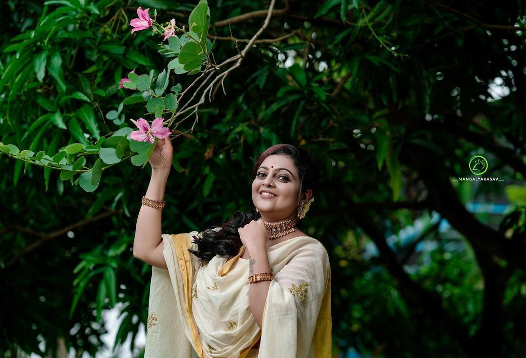 actress Aswathy Sreekanth latest stylish photos goes trending | അശ്വതി ...