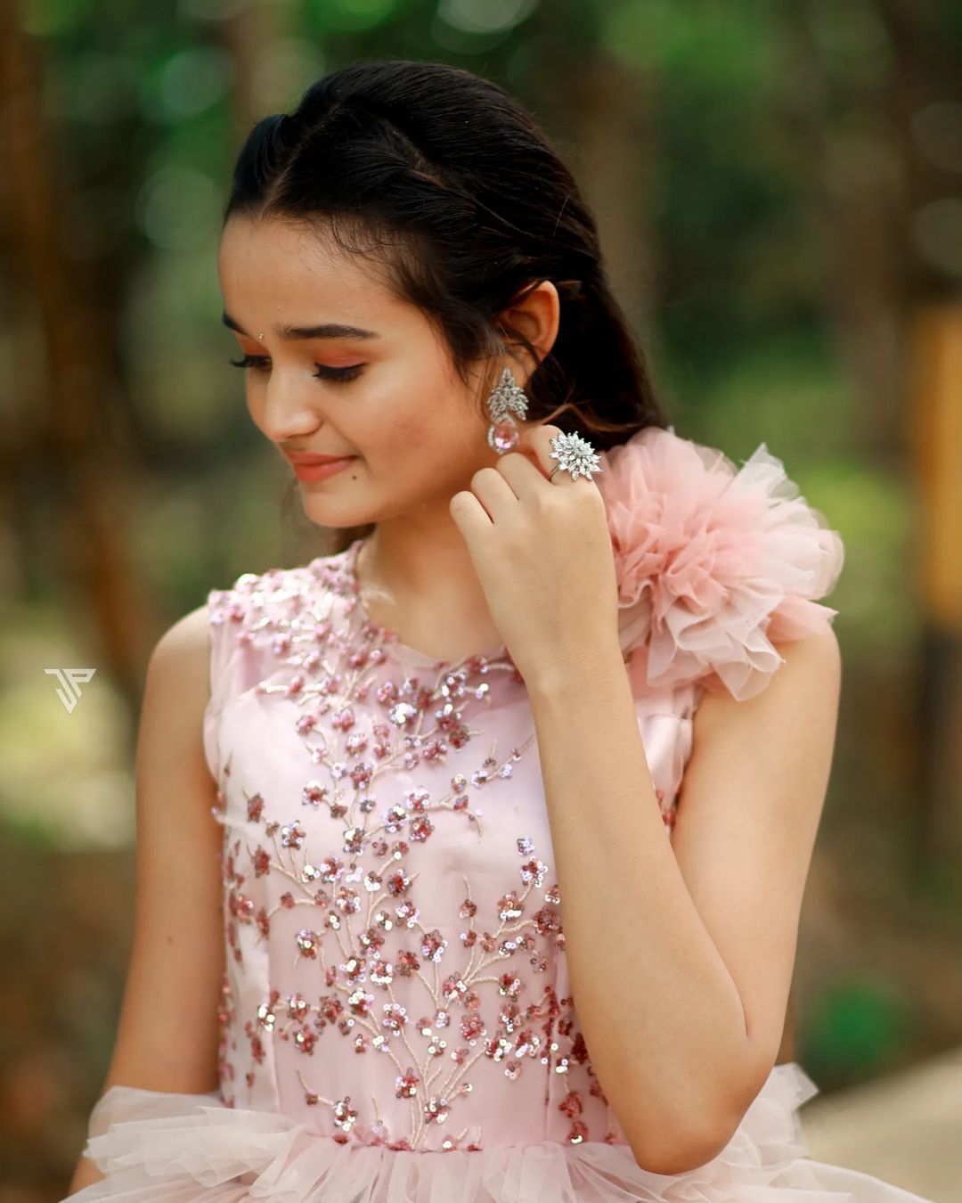 Child Actress Meenakshi Anoop New Stunning Clicks | മാലാഖയെ പോലെ ...