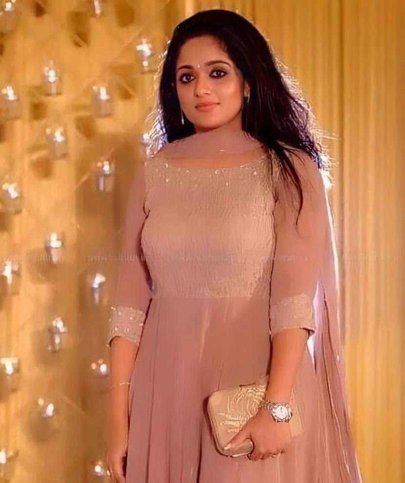 Kavya Madhavan posts new picture in instagram after 6 months- see ...