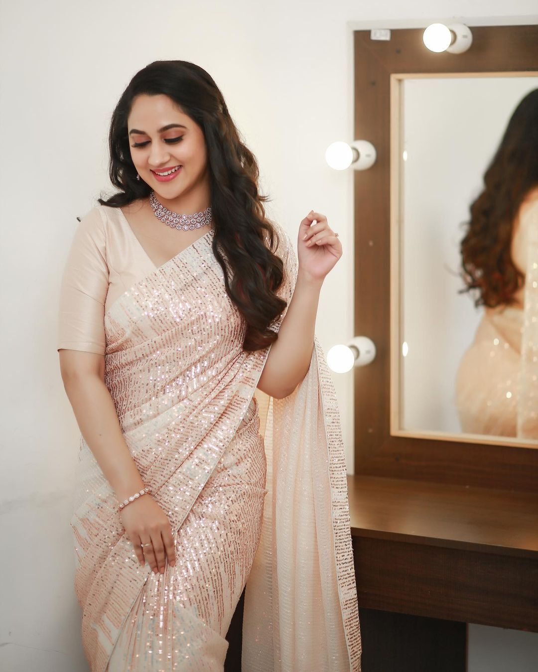 Actress Miya George Latest Instagram Pictures Goes Viral ...