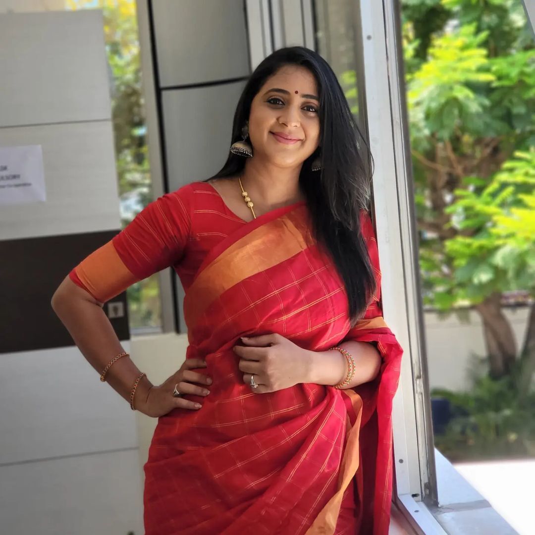 ന്യൂ ട്രെൻഡിൽ കനിഹ; കൂളിംഗ് ഗ്ലാസും കിടിലൻ ലുക്കും; വൈറൽ ചിത്രം ഇതാ ...