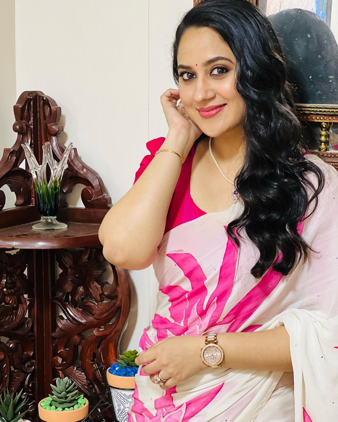 Actress Miya George Shined In Mother In Law's Saree | അമ്മായിയമ്മയുടെ ...