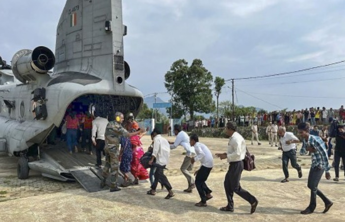 ಚಿತ್ರಗಳು; ಅಸ್ಸಾಂ ಪ್ರವಾಹದಲ್ಲಿ ಸೇನೆ ರಕ್ಷಣಾ ಕಾರ್ಯಾಚರಣೆ | Indian Army ...