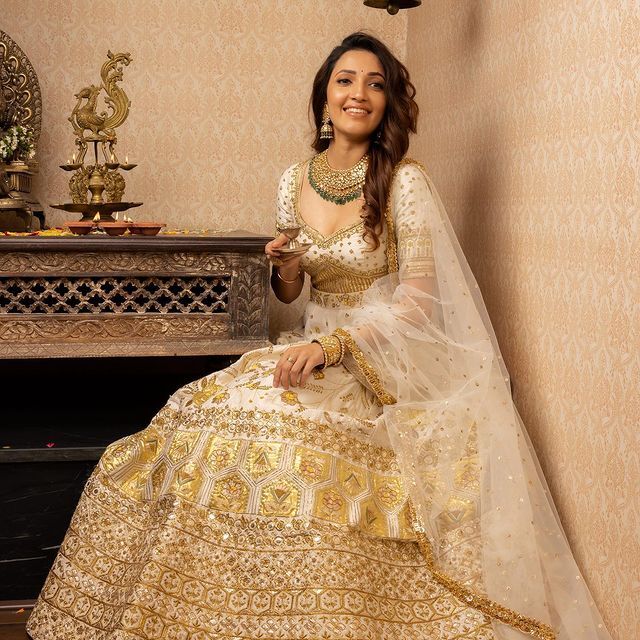 Neha shetty:సో స్వీట్ ఆఫ్ యూ రాధికా..!! | DJ Tillu actress Neha Shetty ...