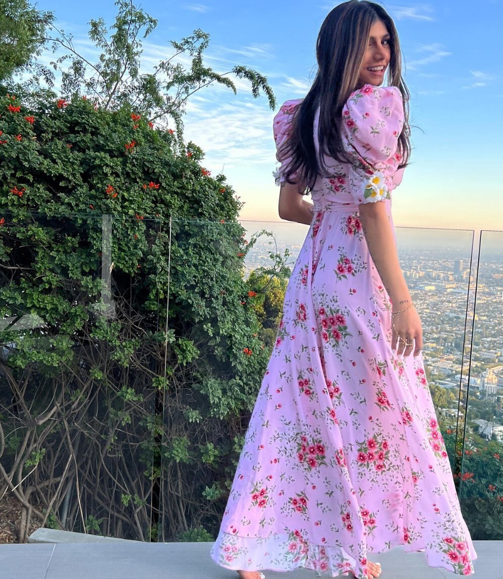 PHOTOS : அச்சச்சோ.. என்ன இப்படி மாறிட்டீங்க? பிங்க் கலர் உடையில் மியா ...