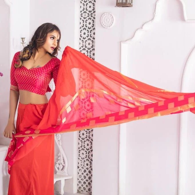 PHOTOS : அடடடா.. புடவைய இப்படித்தான் கட்டுவிங்களா.. ஜின்னி ஜாஸ் சூப்பர் ...